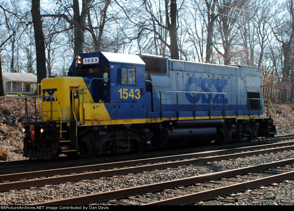 CSX GP15-1 1543 leads a trashless Q706-18